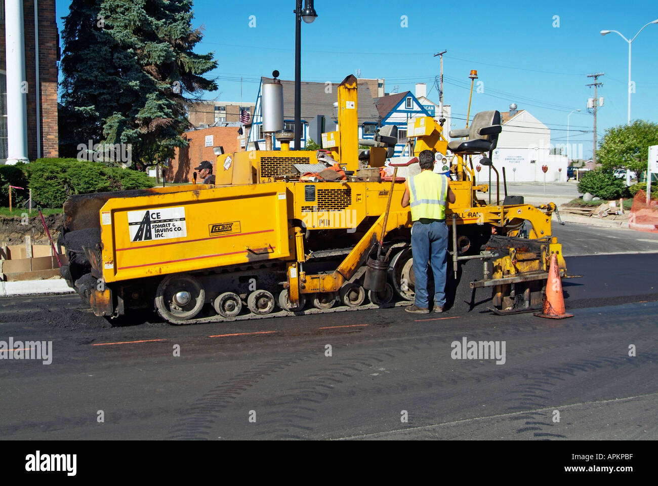 Heavy machinery street hi-res stock photography and images - Alamy