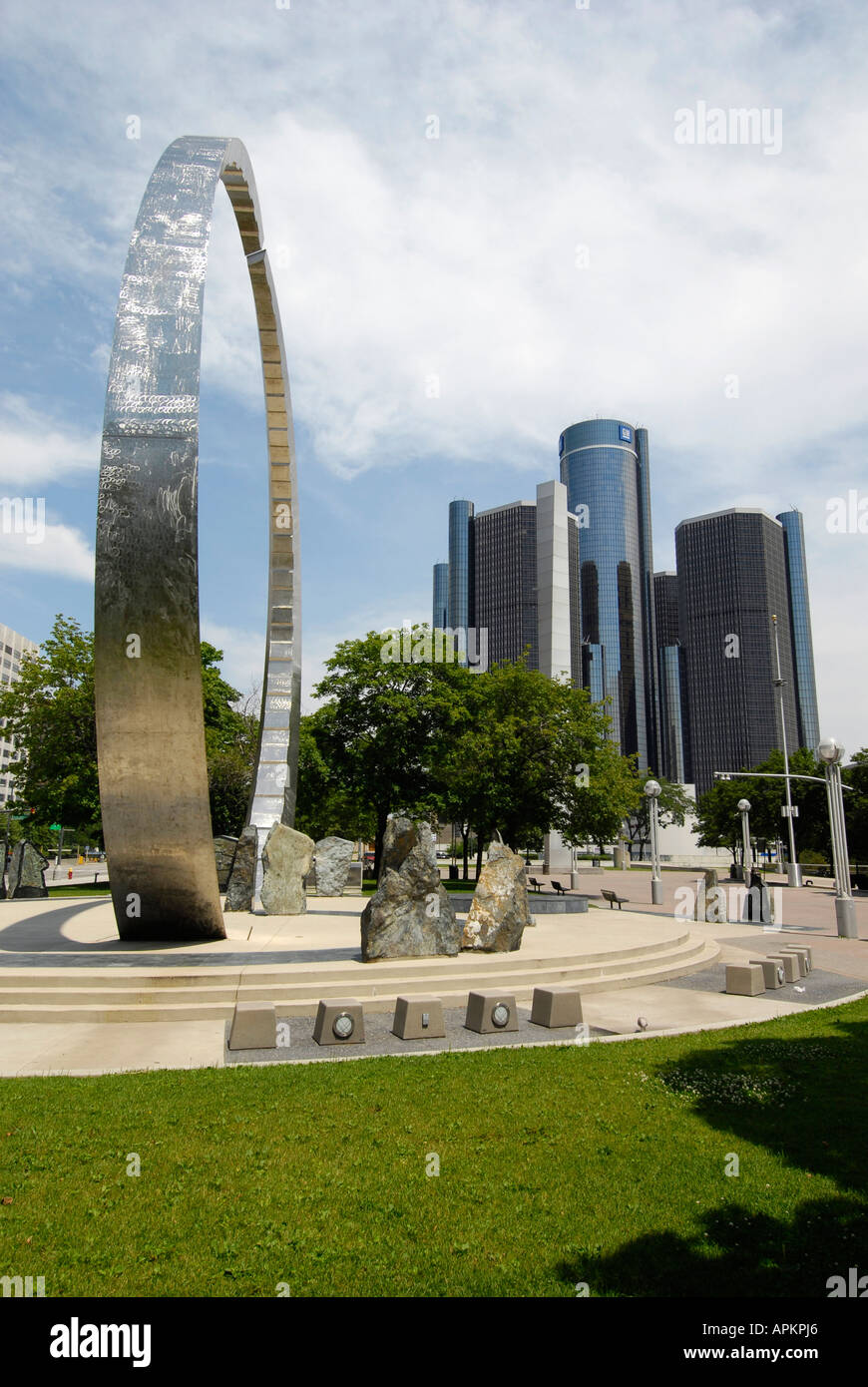 Renaissance Center and GM General Motors world headquarters Downtown ...