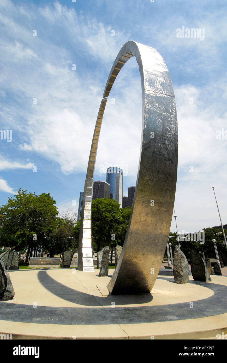 Renaissance Center and GM General Motors world headquarters Downtown ...