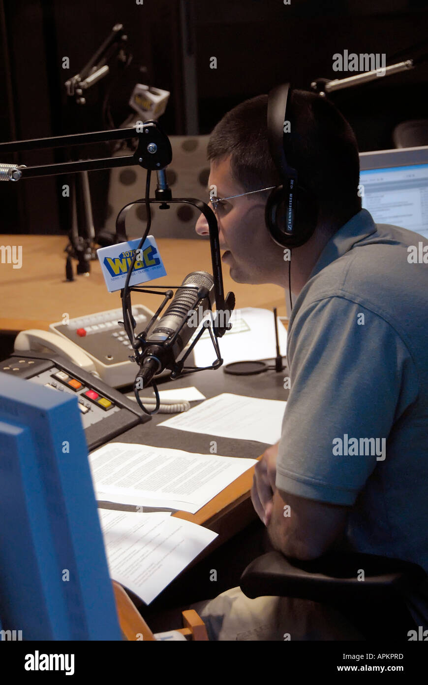 Radio personality hi-res stock photography and images - Alamy