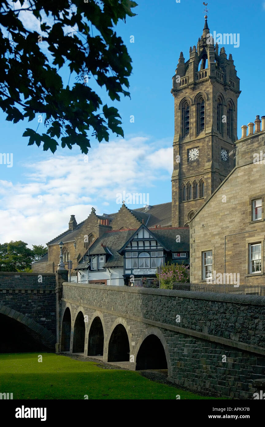 Peebles Parish Church Bridge Inn Stock Photo - Alamy