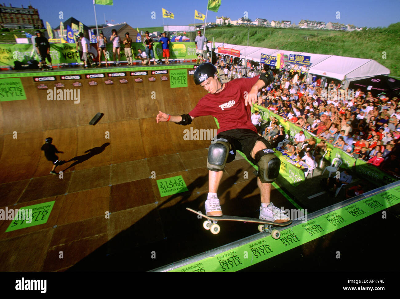 Skateboarding action uk hi-res stock photography and images - Alamy