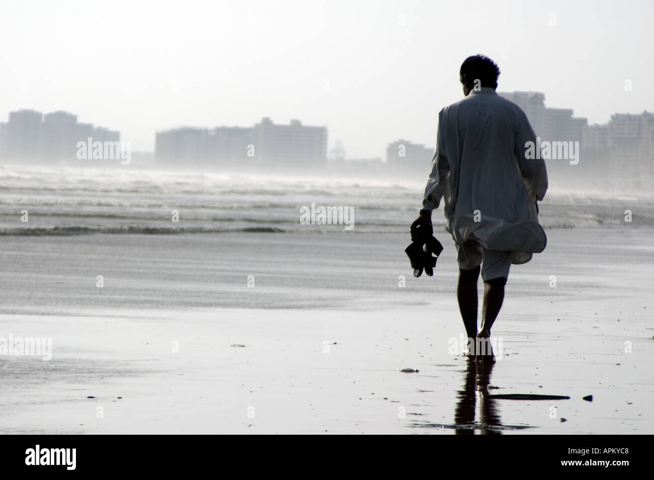 Karachi coast hi-res stock photography and images - Alamy