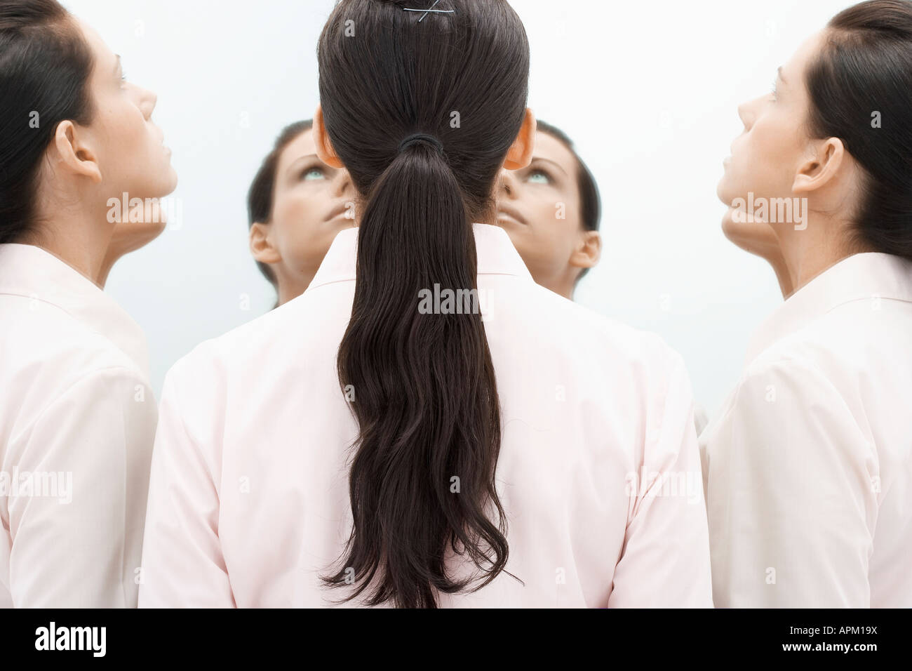 Facing mirrors hi-res stock photography and images - Alamy