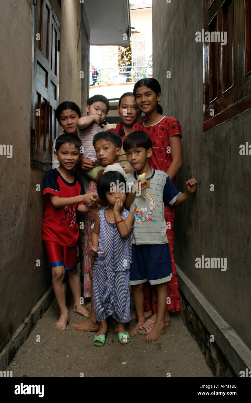 group of children in alley Stock Photo - Alamy