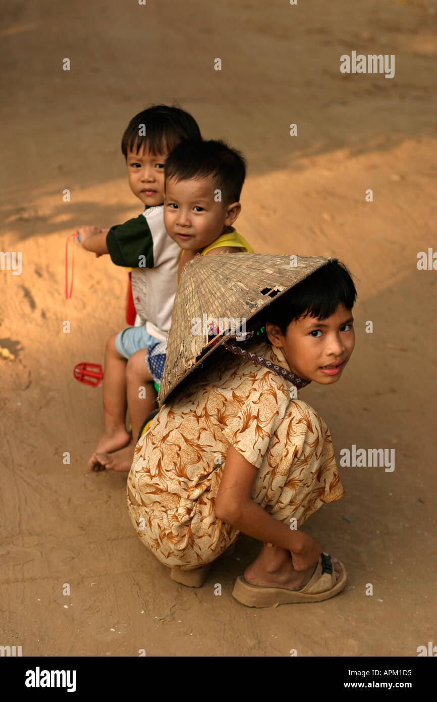 People crouch eyes hi-res stock photography and images - Alamy