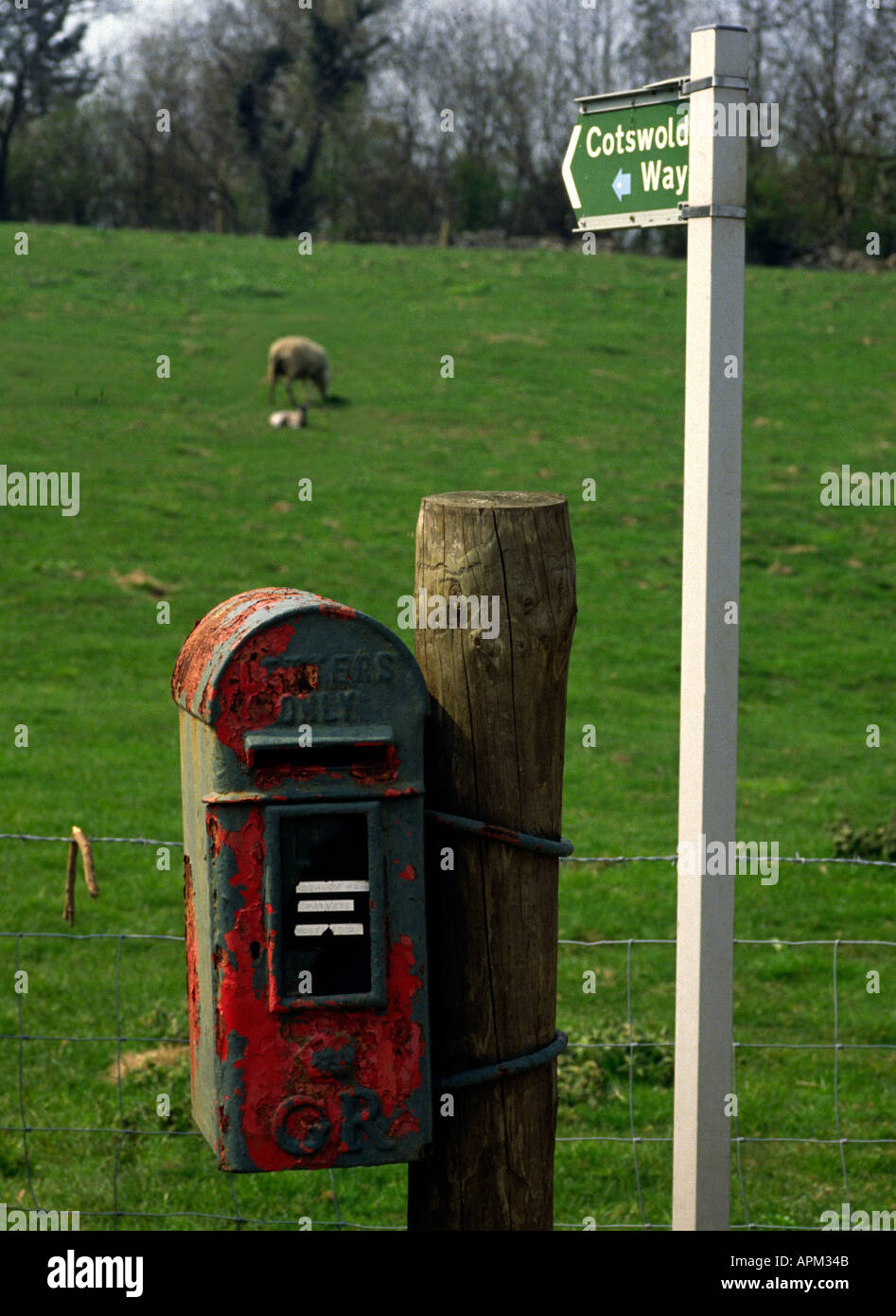 Cotswolds way sign hi-res stock photography and images - Alamy