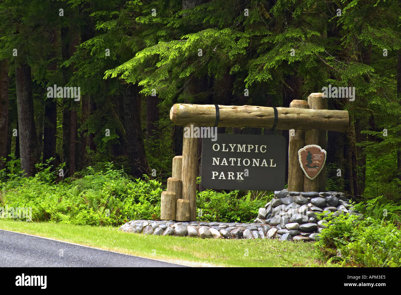 Entrance sign olympic national park hi-res stock photography and images ...