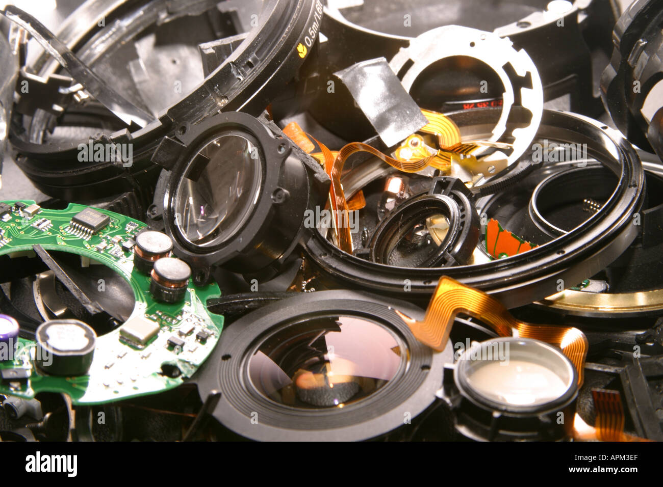 Pile smashed camera parts hi-res stock photography and images - Alamy