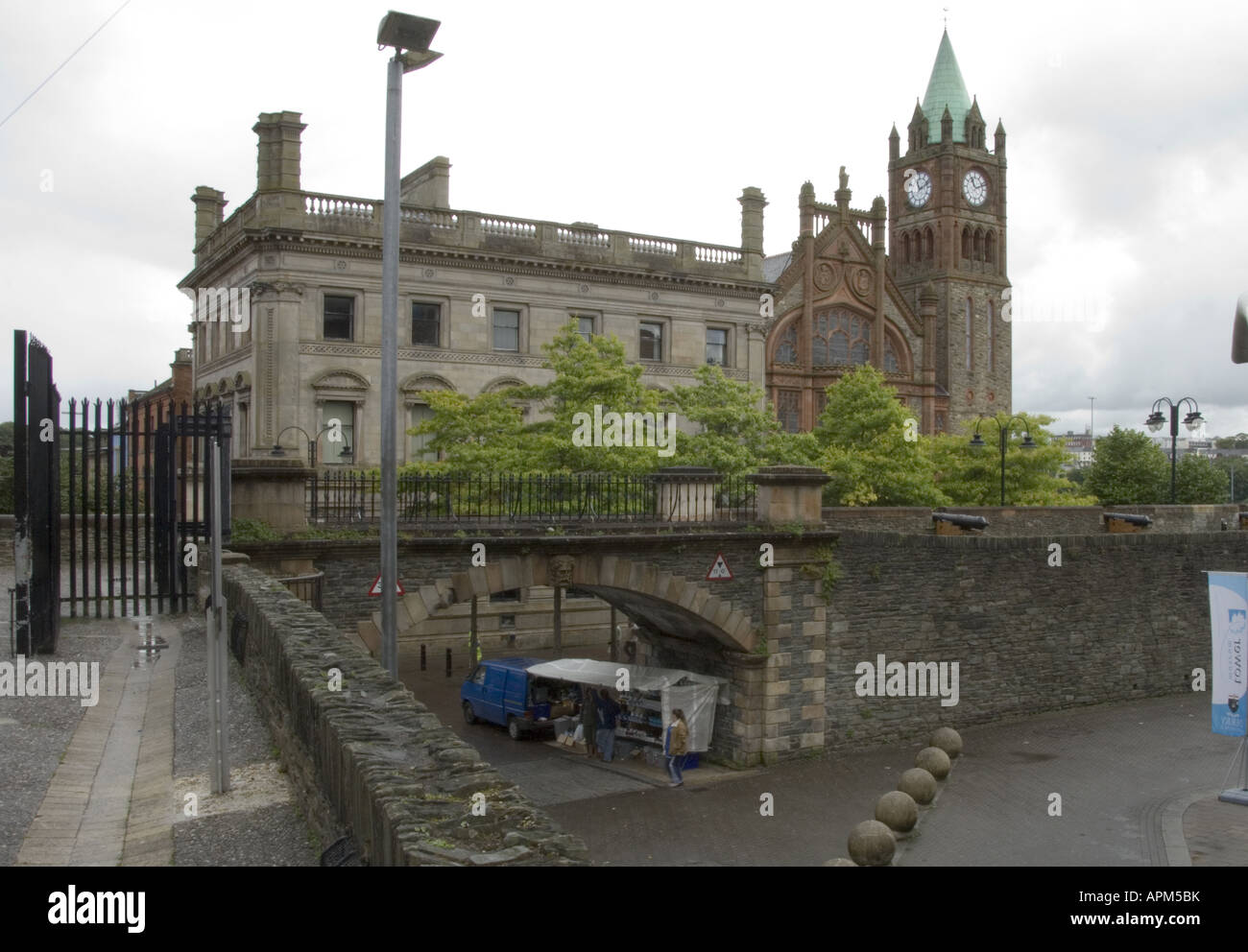1689 siege of derry city hi-res stock photography and images - Alamy