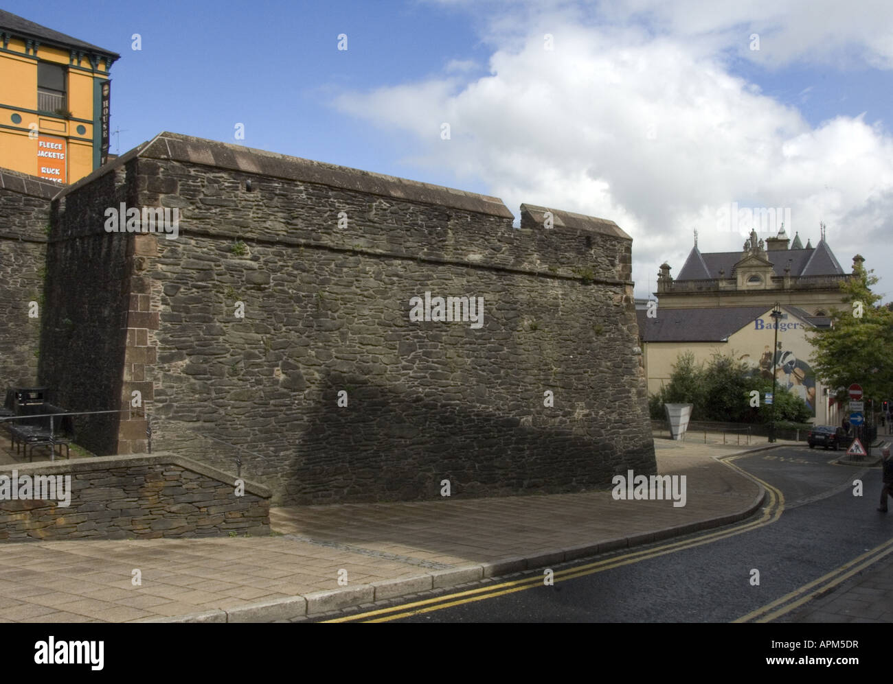 1689 siege of derry city hi-res stock photography and images - Alamy