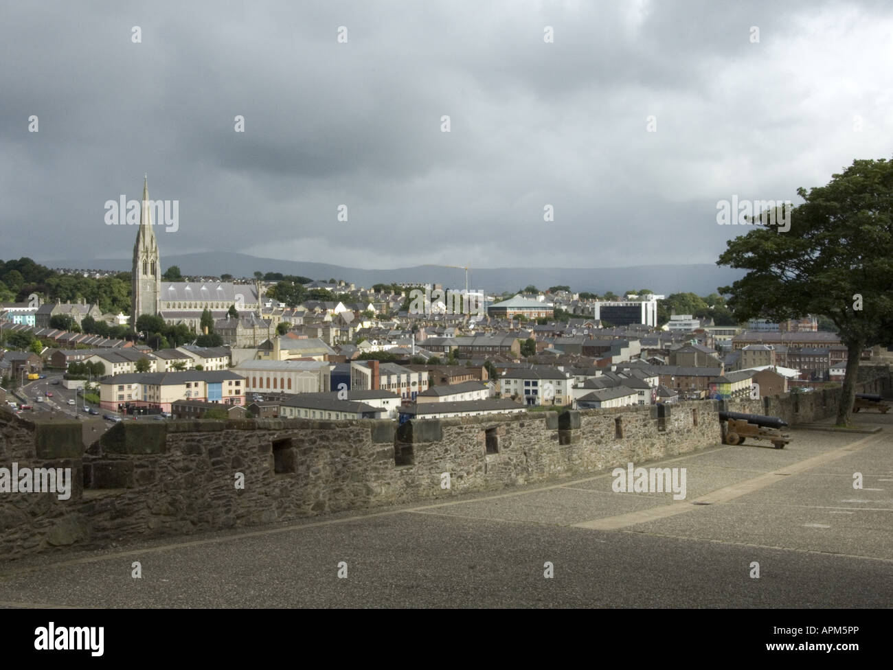 1689 siege of derry city hi-res stock photography and images - Alamy