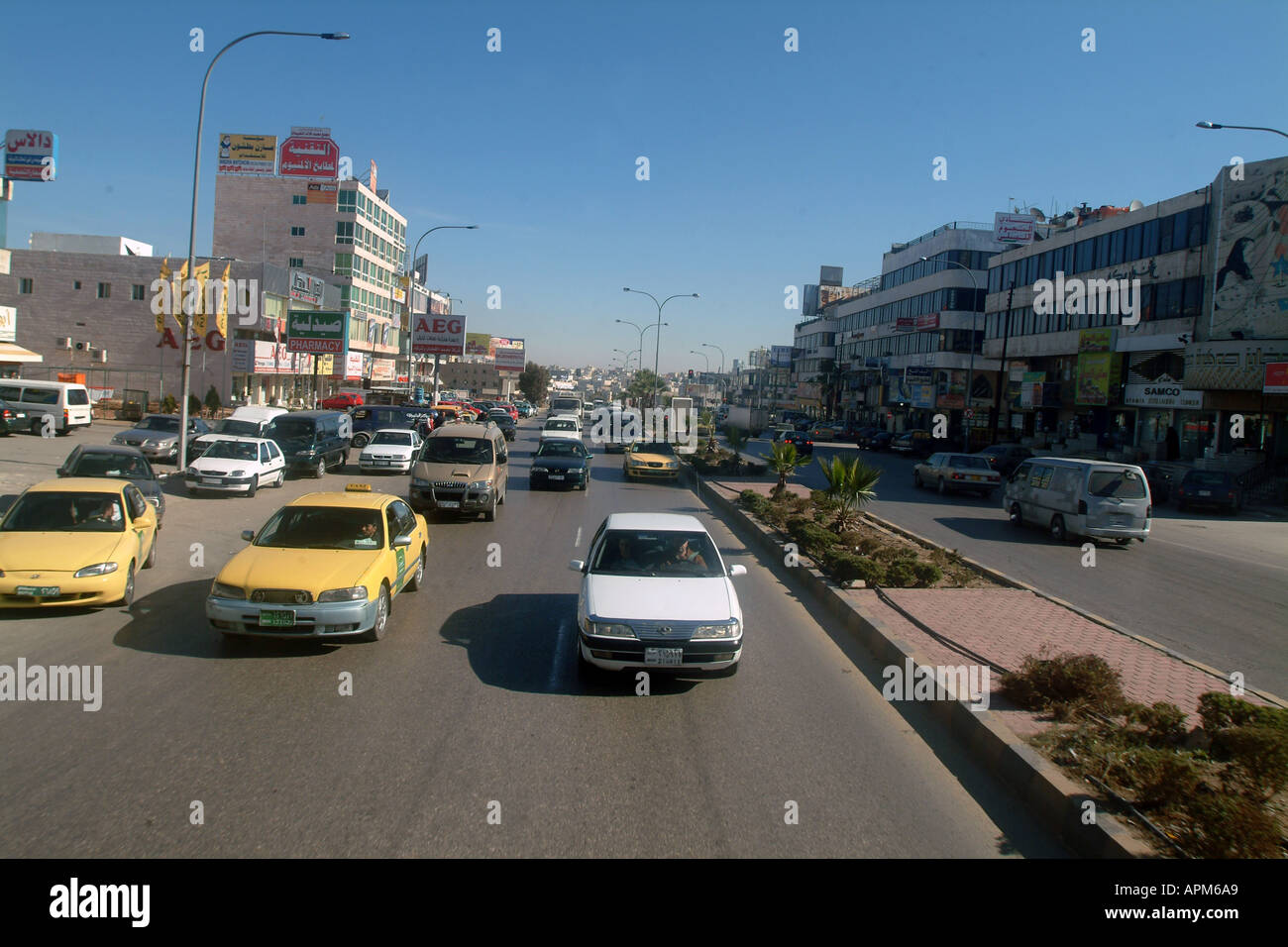 Traffic on the outskirts of Amman Jordan Stock Photo - Alamy