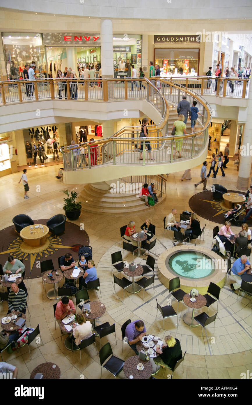 Bluewater shopping centre interior hi-res stock photography and images ...