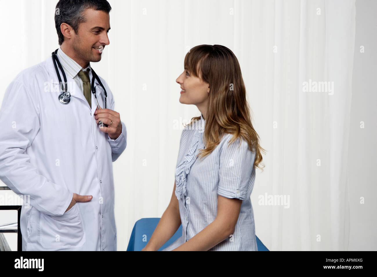Doc patient woman 50 hi-res stock photography and images - Alamy