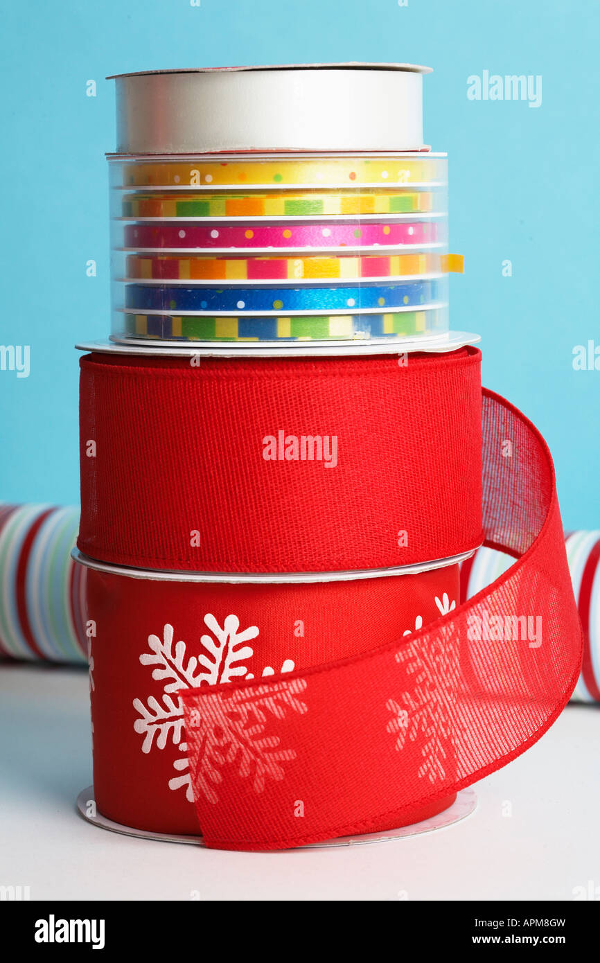 Large ribbons hi-res stock photography and images - Alamy