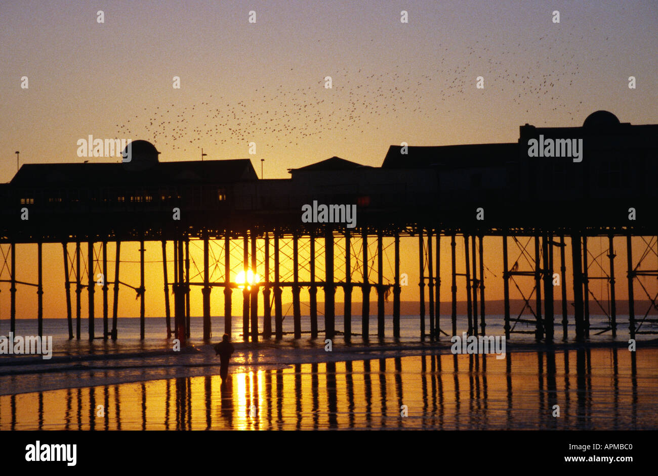 Hastings pier victorian hi-res stock photography and images - Alamy