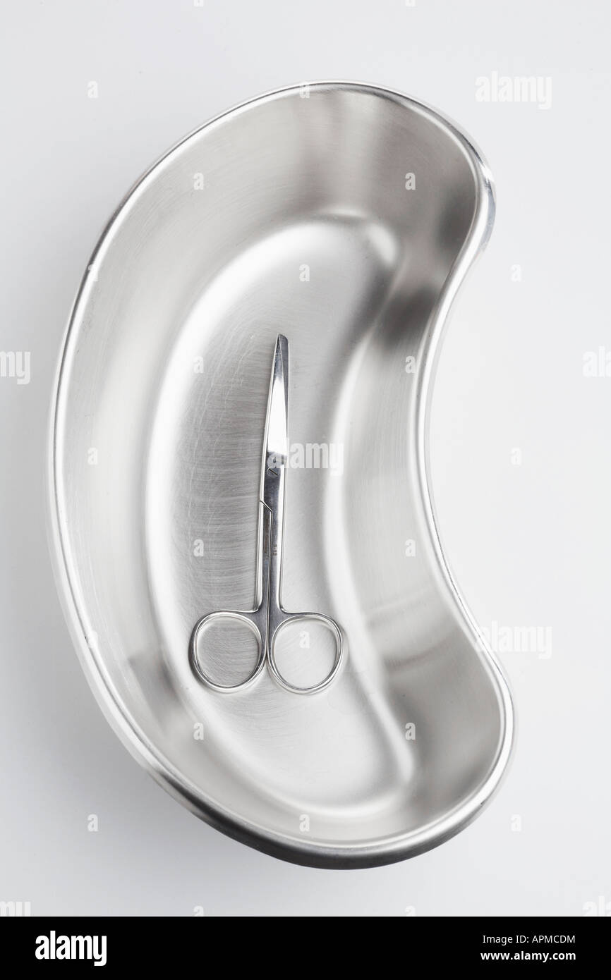 Kidney dish and surgical hi-res stock photography and images - Alamy