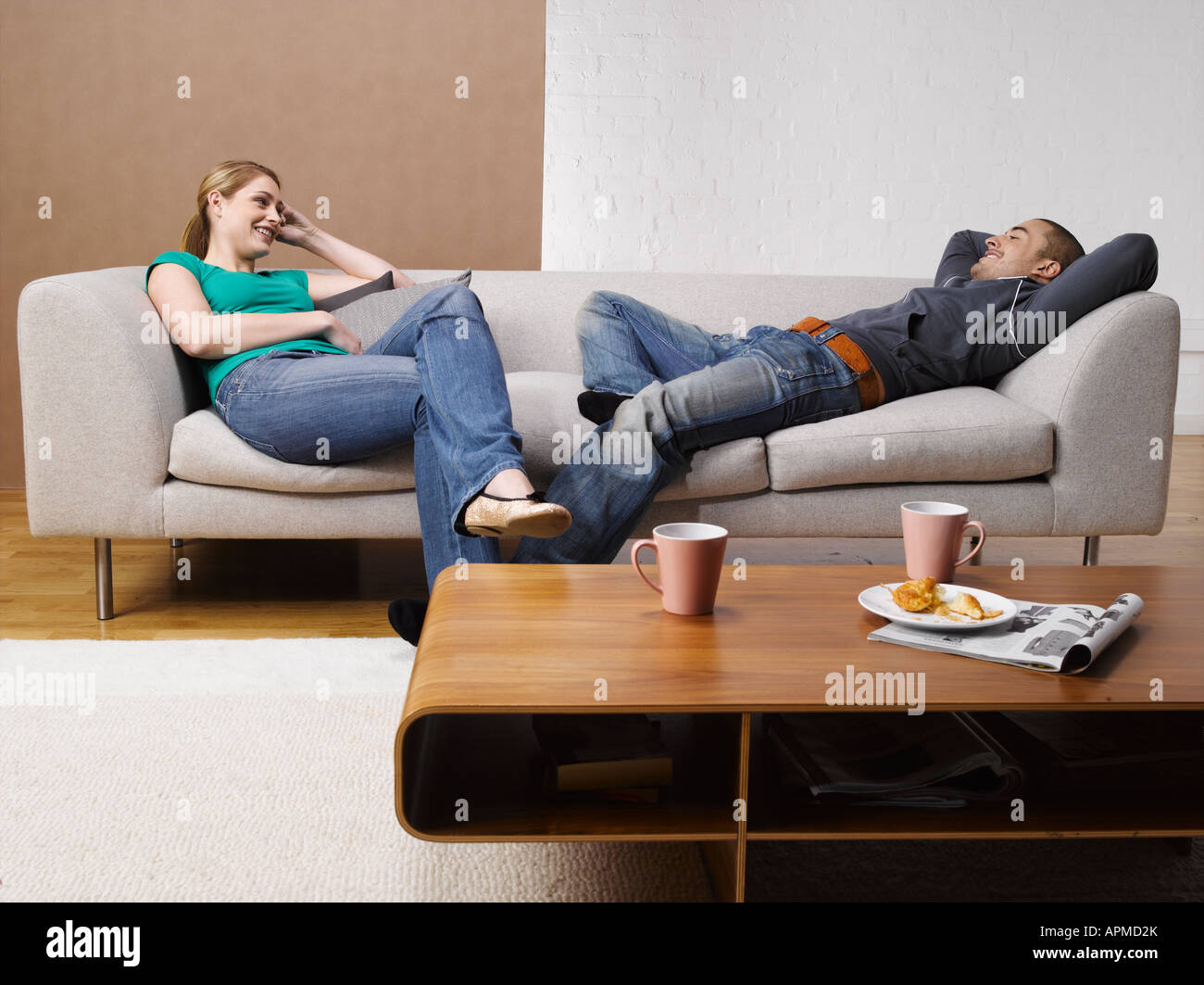 Two women talking sofa hands hi-res stock photography and images - Alamy