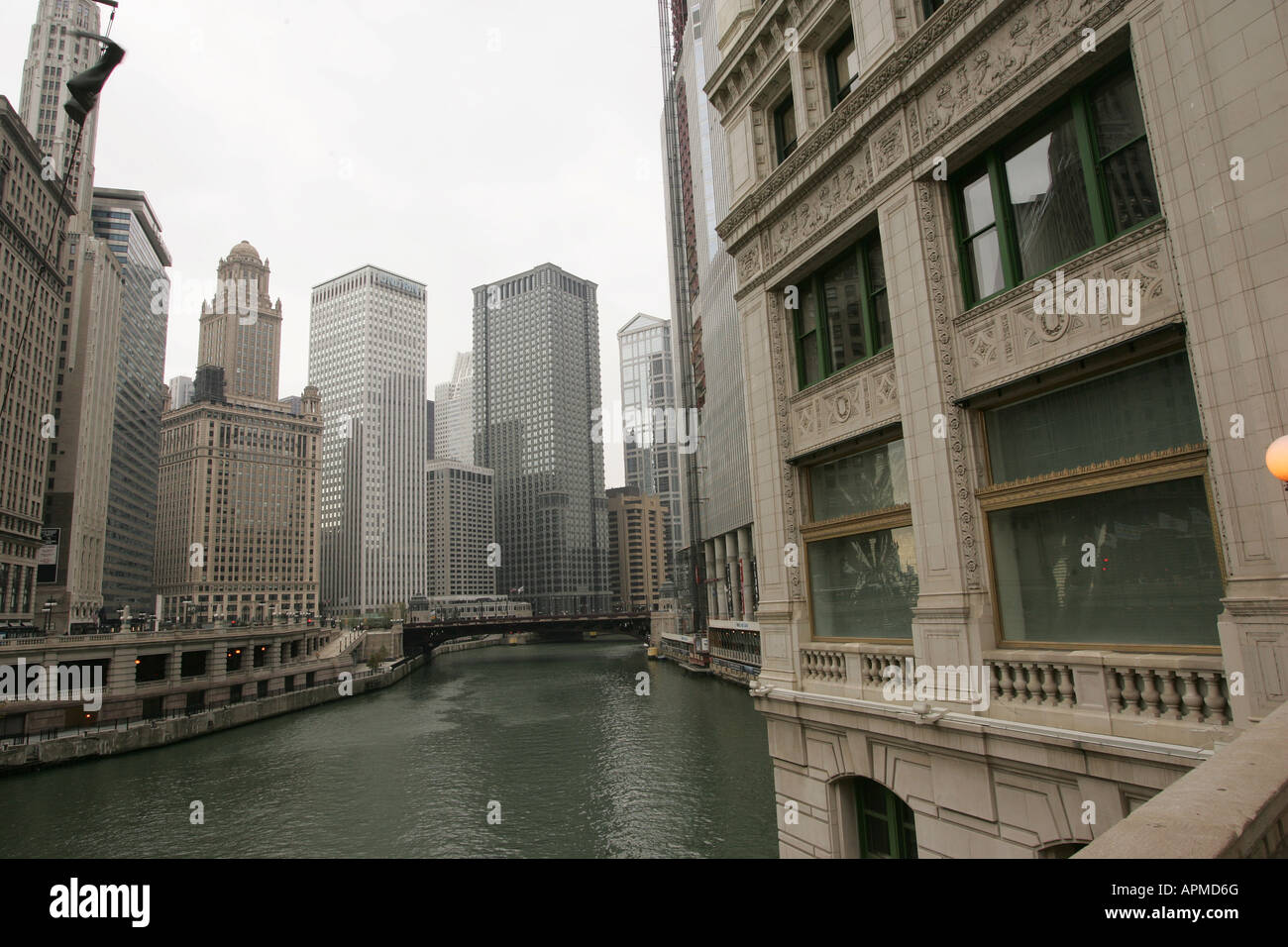 Chicago, USA, Chicago (/ʃɪˈkɑːɡoʊ/ ( listen) or /ʃɪˈkɔːɡoʊ ...