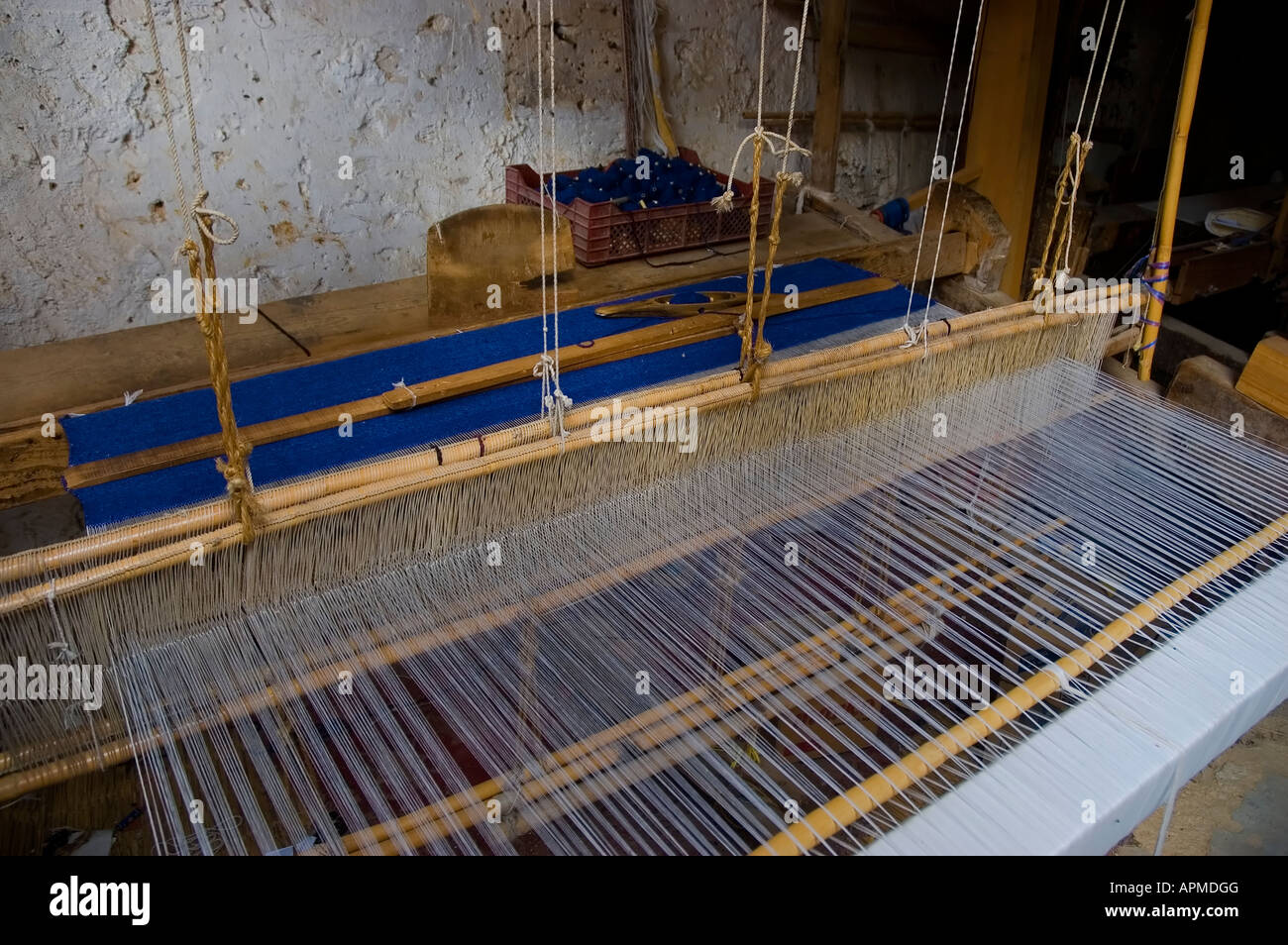 Hand loom in Fes el Bali Morocco Stock Photo - Alamy
