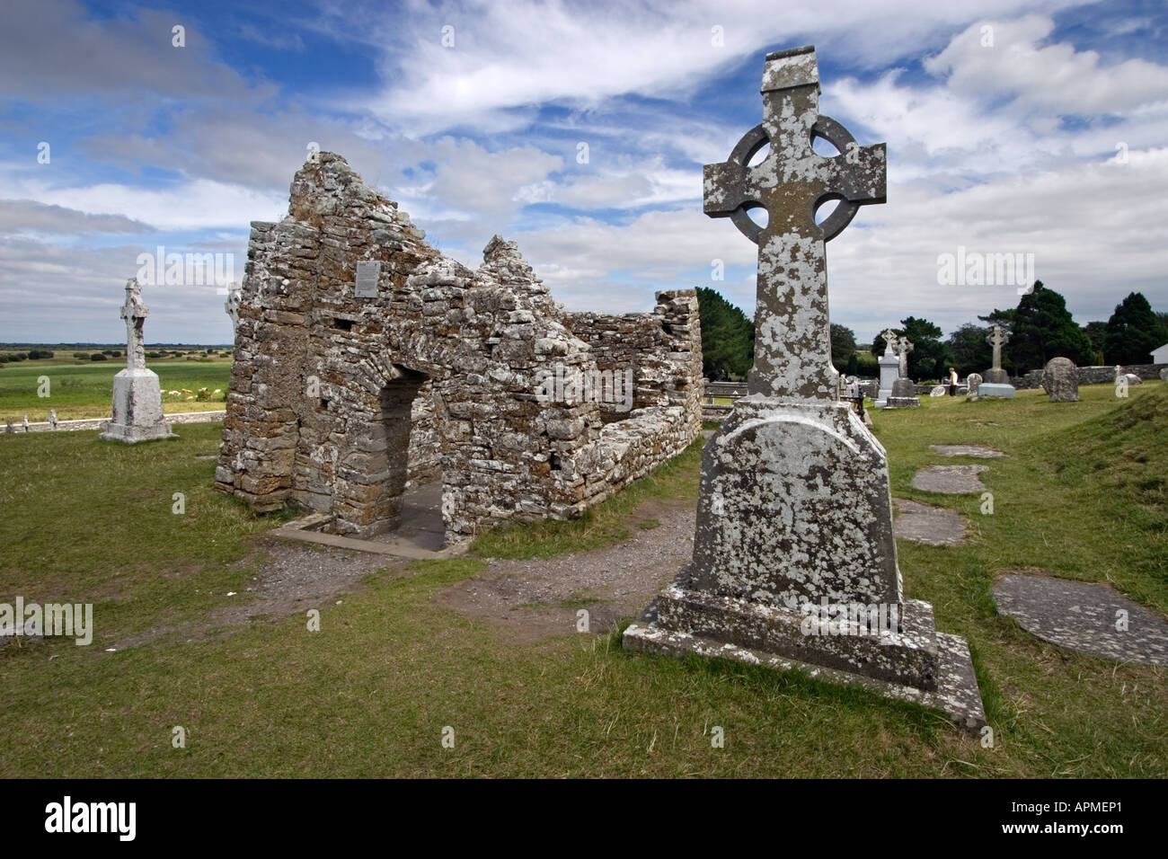 Clonmacnoise cloud hi-res stock photography and images - Alamy