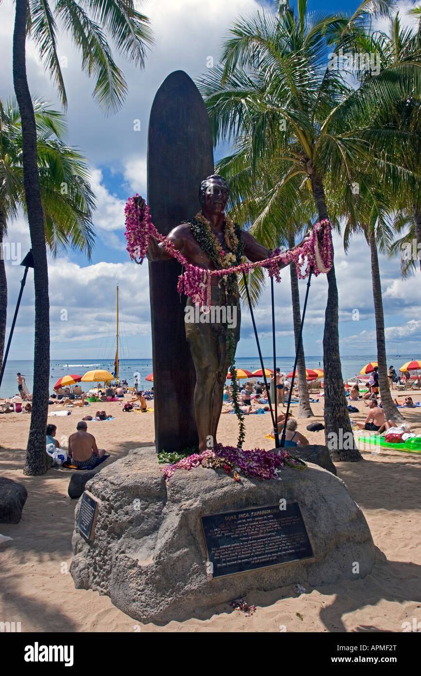 Surfing founder statue Duke Paoa Kahanamoku Waikiki Beach Honolulu ...