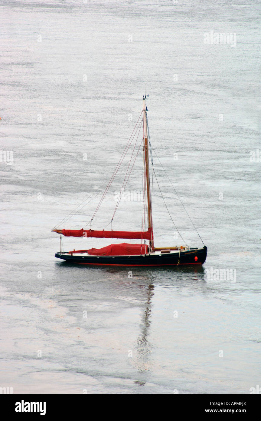 Red boat wales hi-res stock photography and images - Alamy