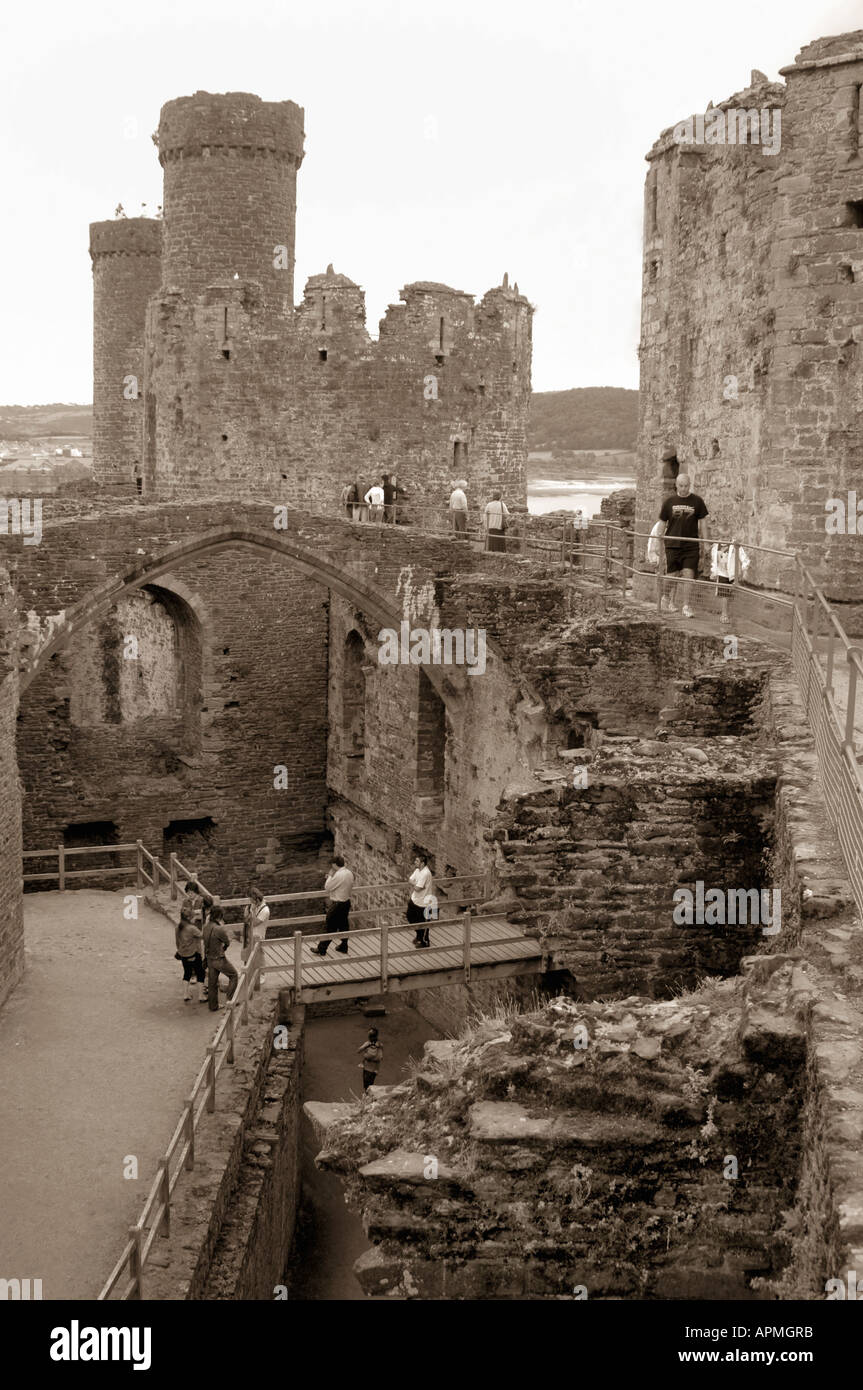 Medieval castle in north wales hi-res stock photography and images - Alamy