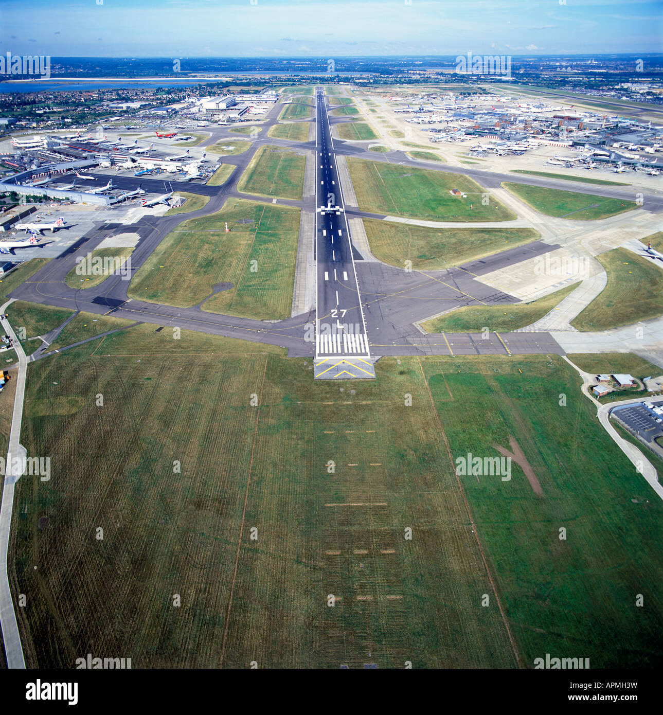 Aerial view gatwick runway hi-res stock photography and images - Alamy