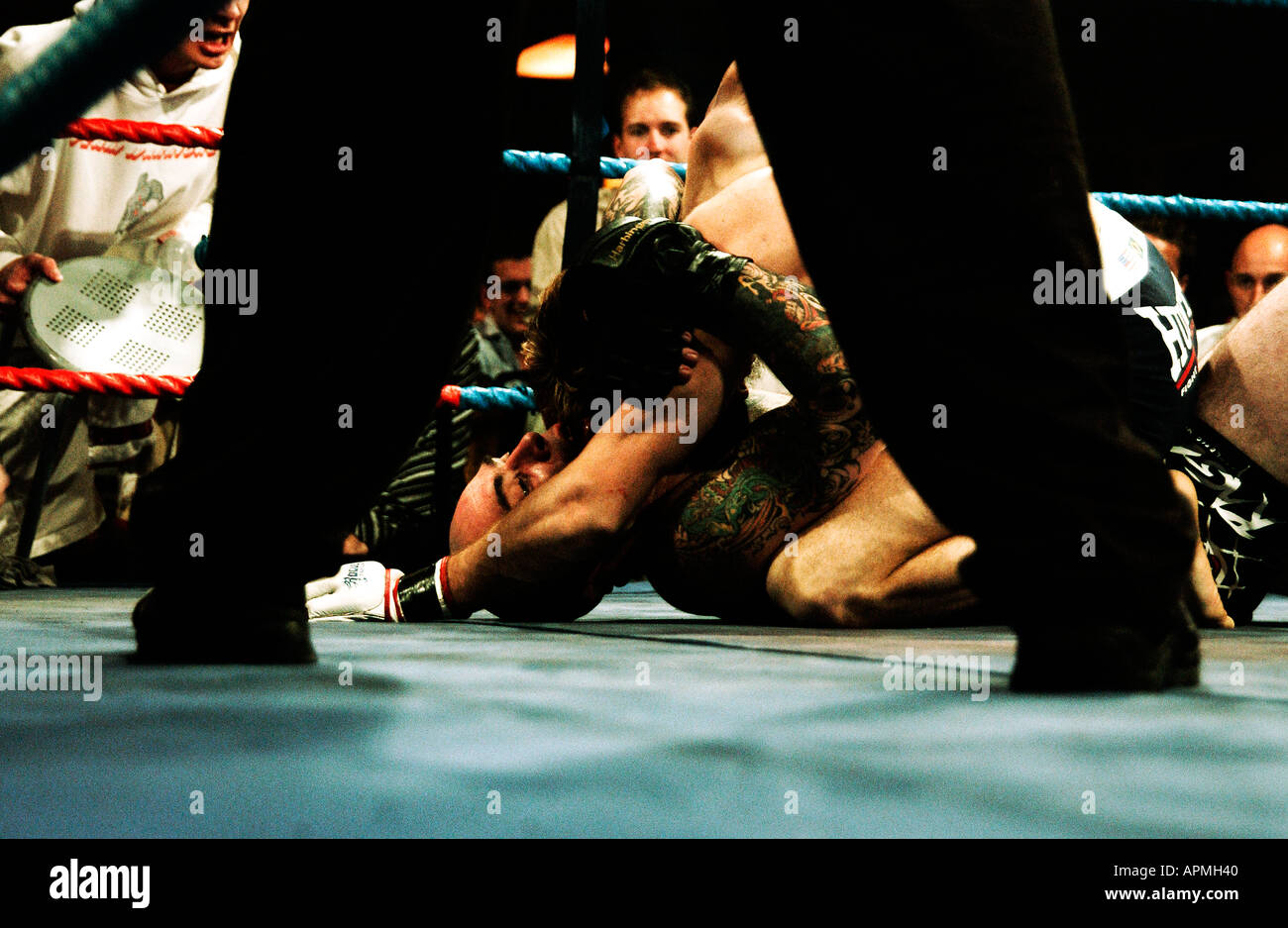 Kick boxing blood hi-res stock photography and images - Alamy