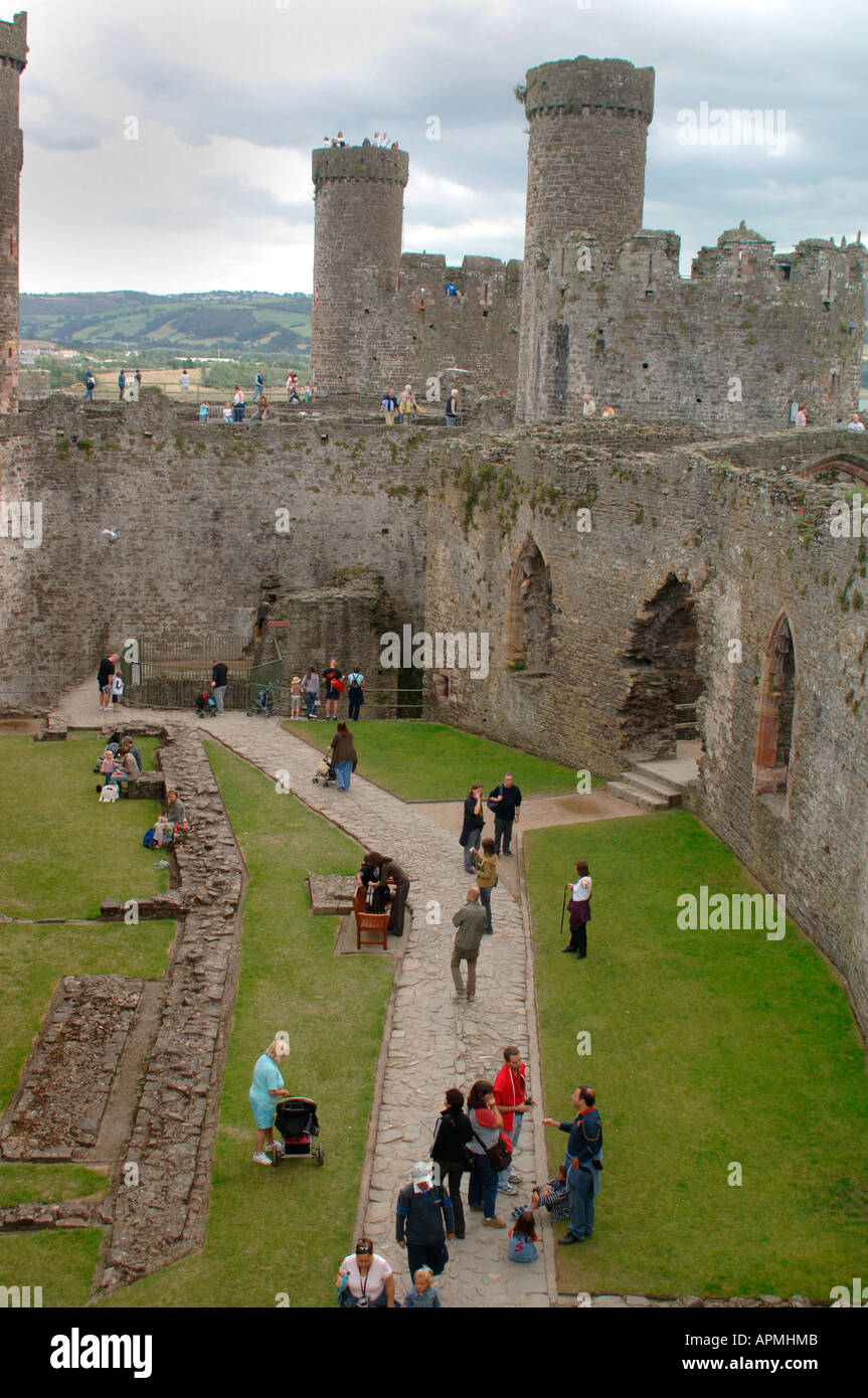 Conway castle wales hi-res stock photography and images - Alamy
