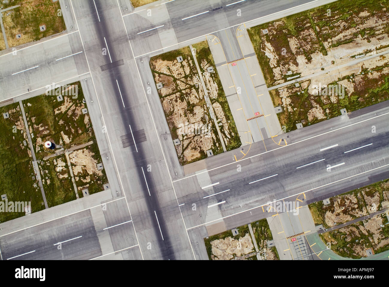 Runway markings from above hi-res stock photography and images - Alamy