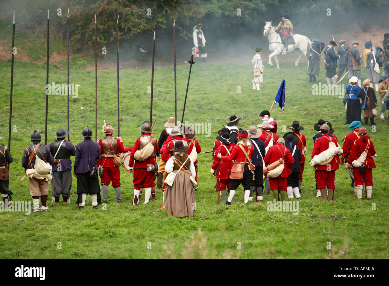 England flag 17th century hi-res stock photography and images - Alamy