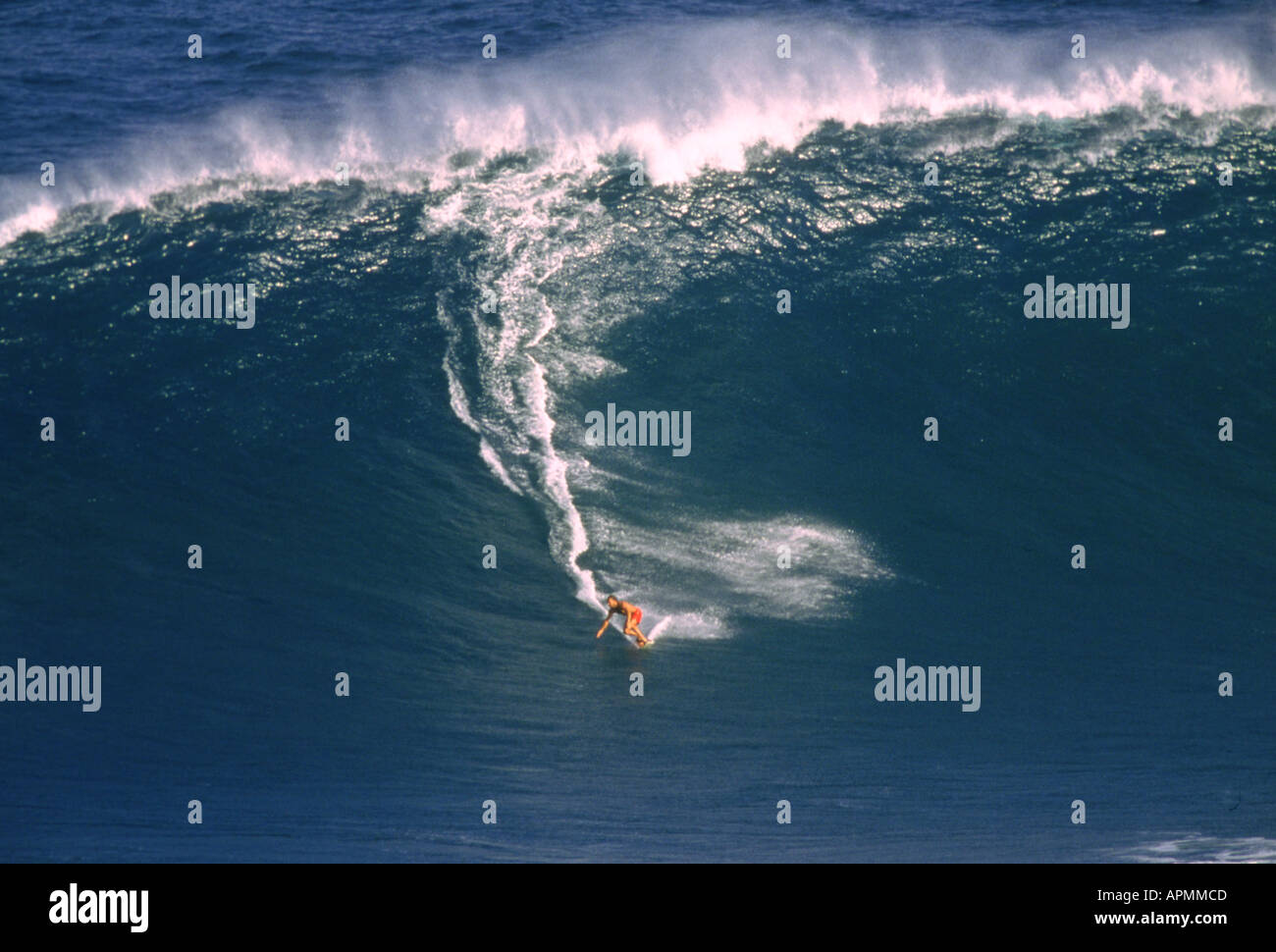 Big wave surfing hi-res stock photography and images - Alamy