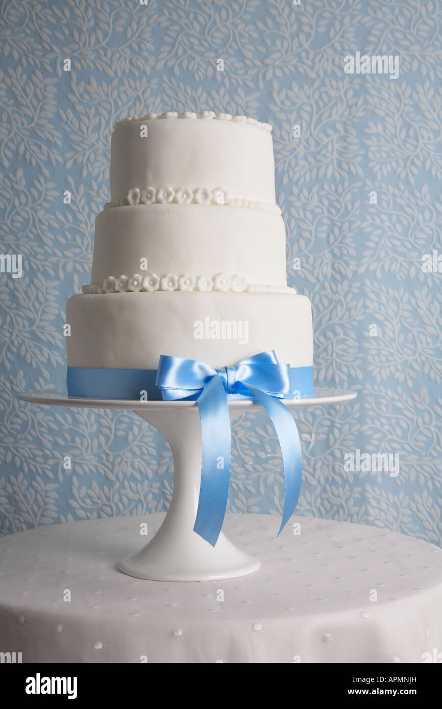 Wedding cake ribbons hi-res stock photography and images - Alamy