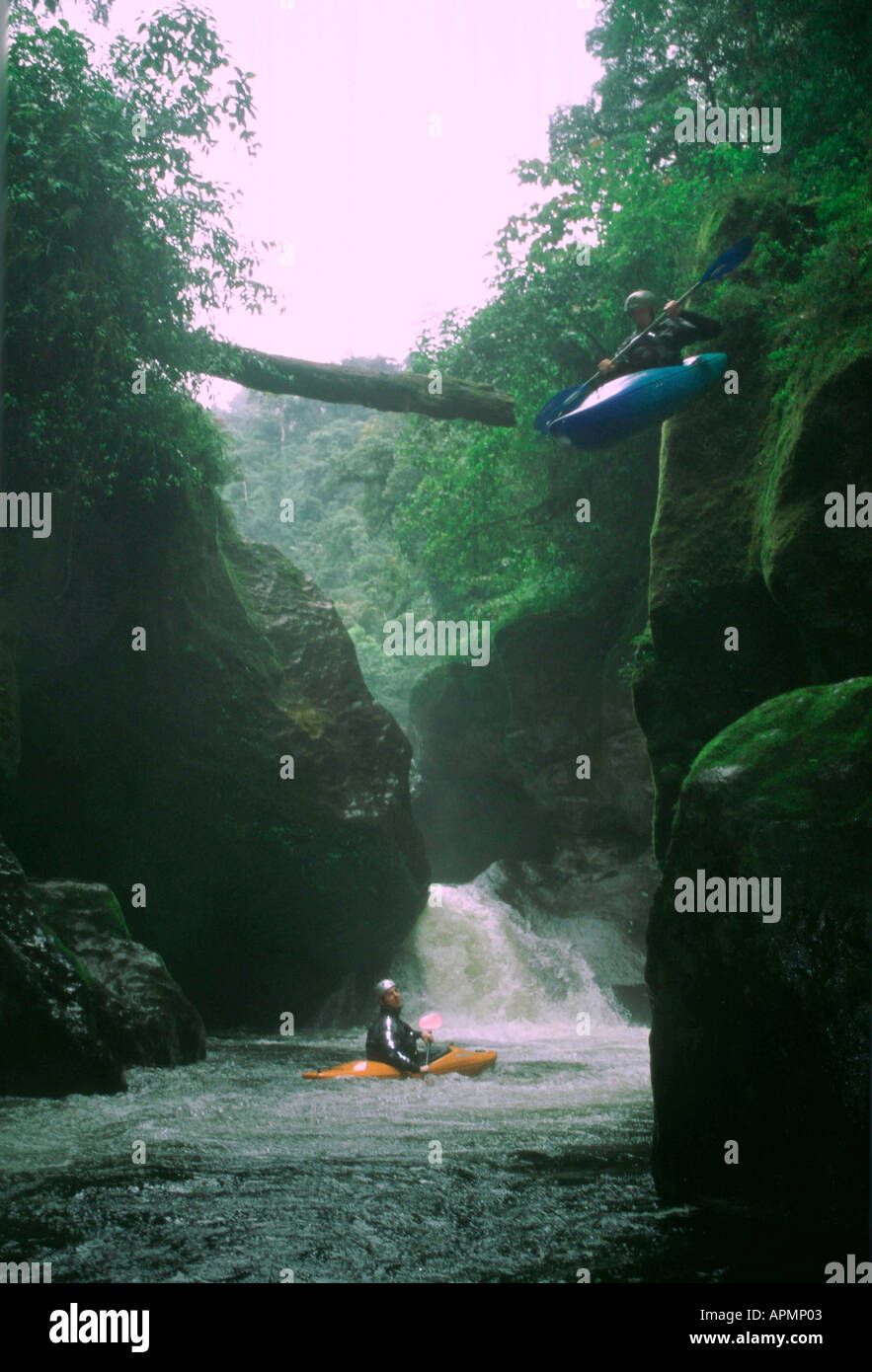 Dangerous kayaking hi-res stock photography and images - Alamy