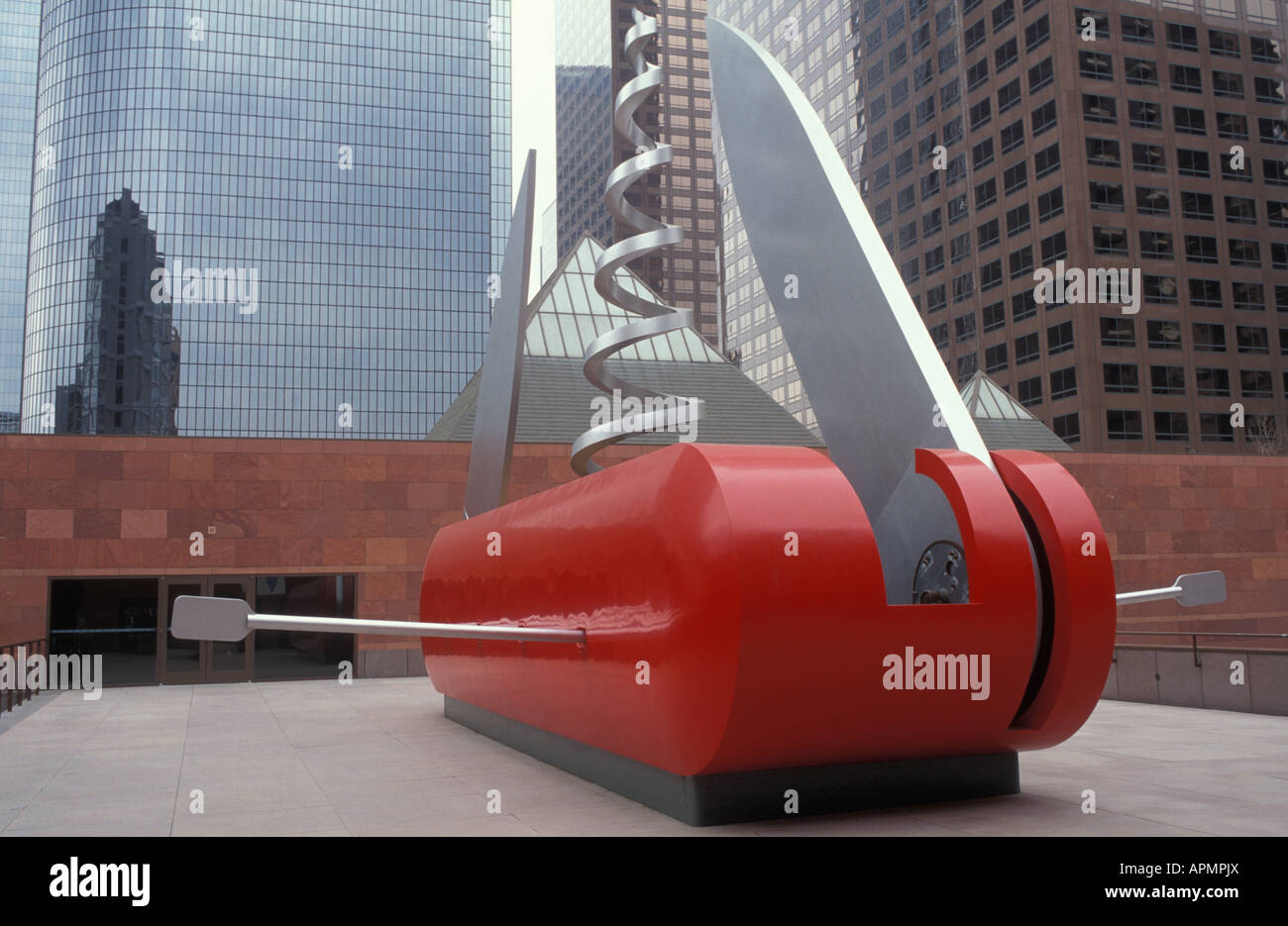 Art Knife Ship II in front of Museum of Contemporary Art in Los Angeles ...