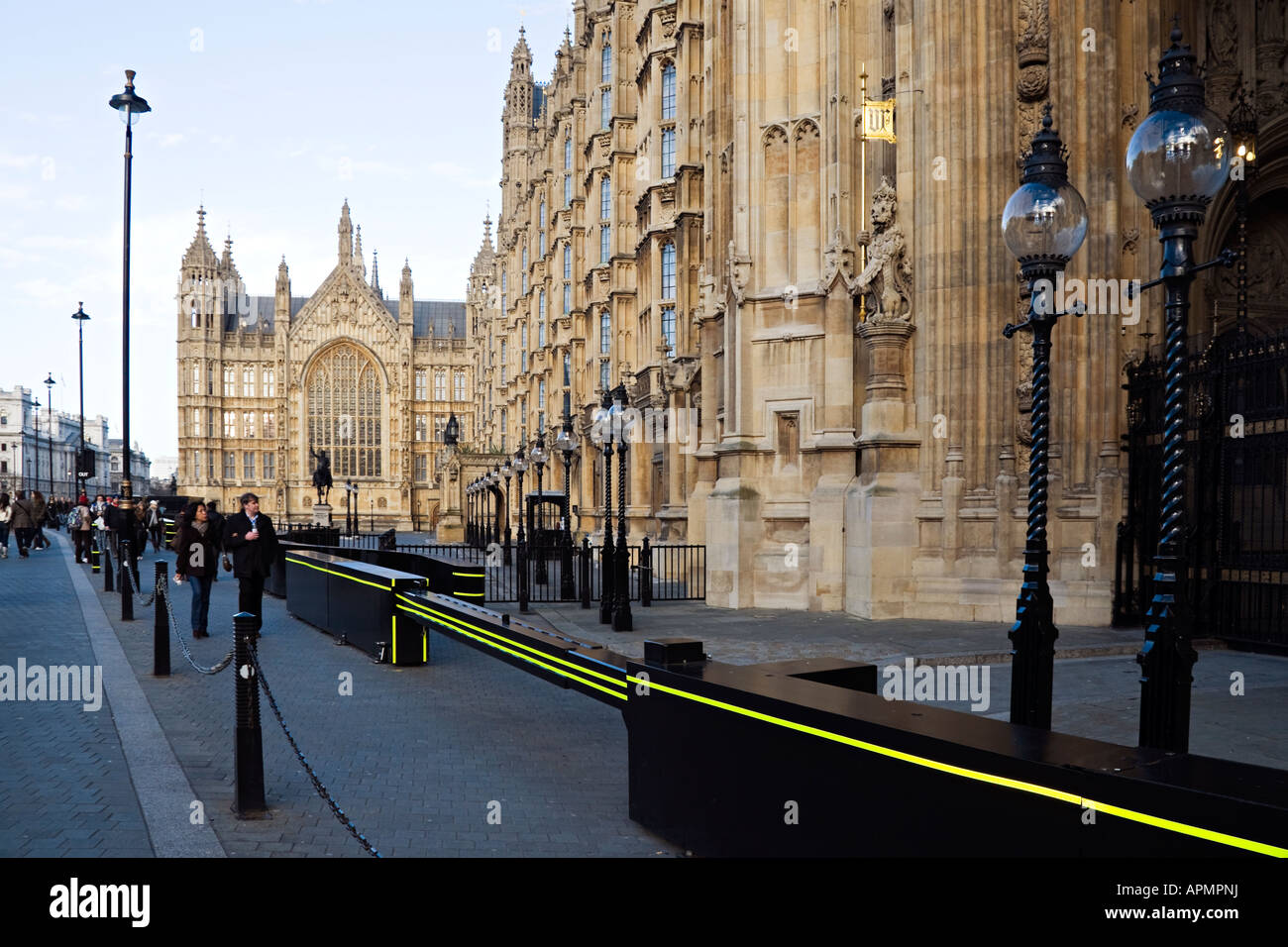 Barriers outside the Houses of Parliament London Stock Photo - Alamy