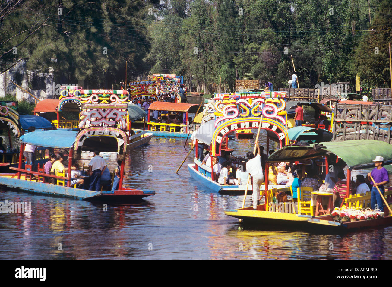 Mexico boats canals floating gardens hi-res stock photography and ...