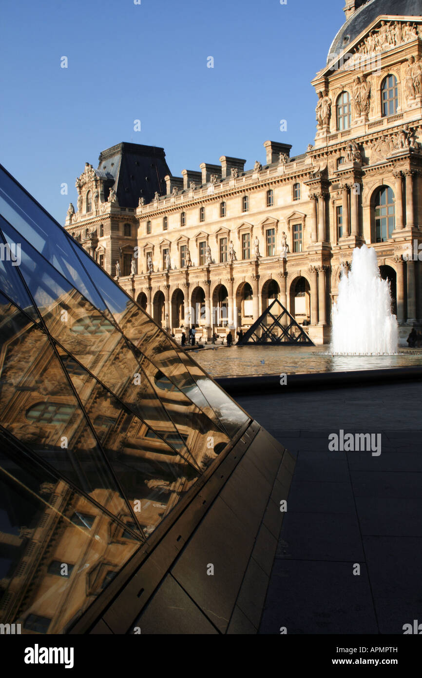 Richelieu wing of the musee du louvre hi-res stock photography and ...