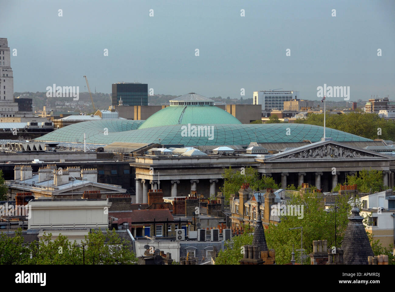 British museum roof hi-res stock photography and images - Alamy