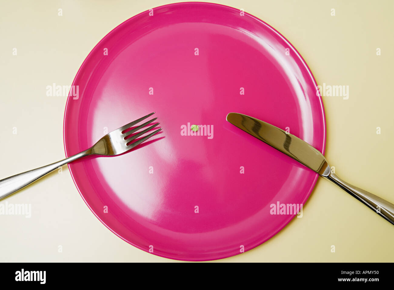 Pea on a plate hi-res stock photography and images - Alamy