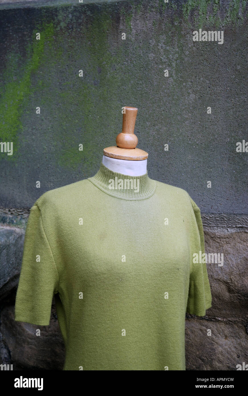 Stone jumper hi-res stock photography and images - Alamy