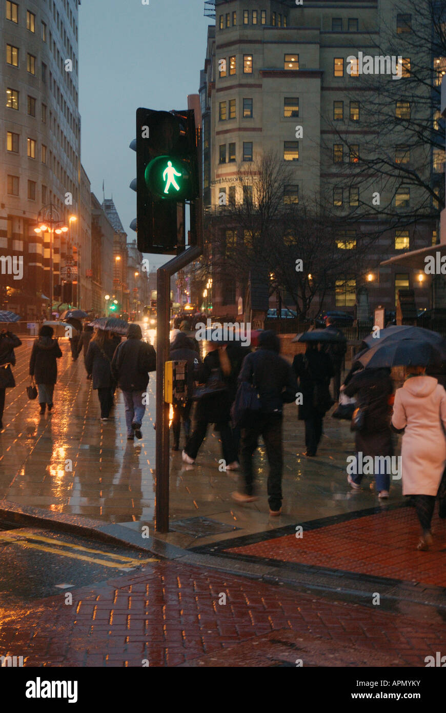 Commute rain hi-res stock photography and images - Alamy