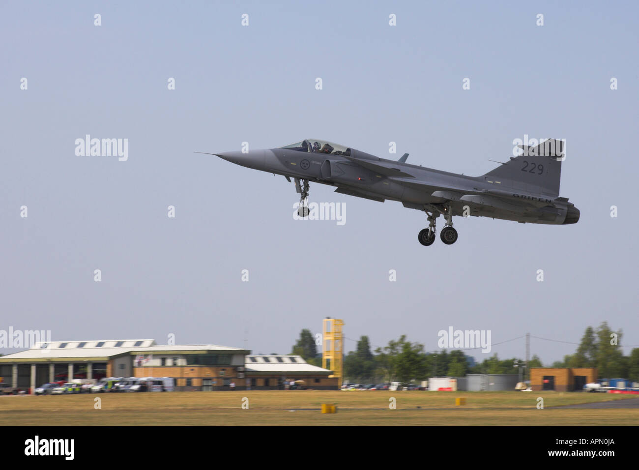 Gripen SAAB landing at Farnborough Airshow 2006 Stock Photo - Alamy