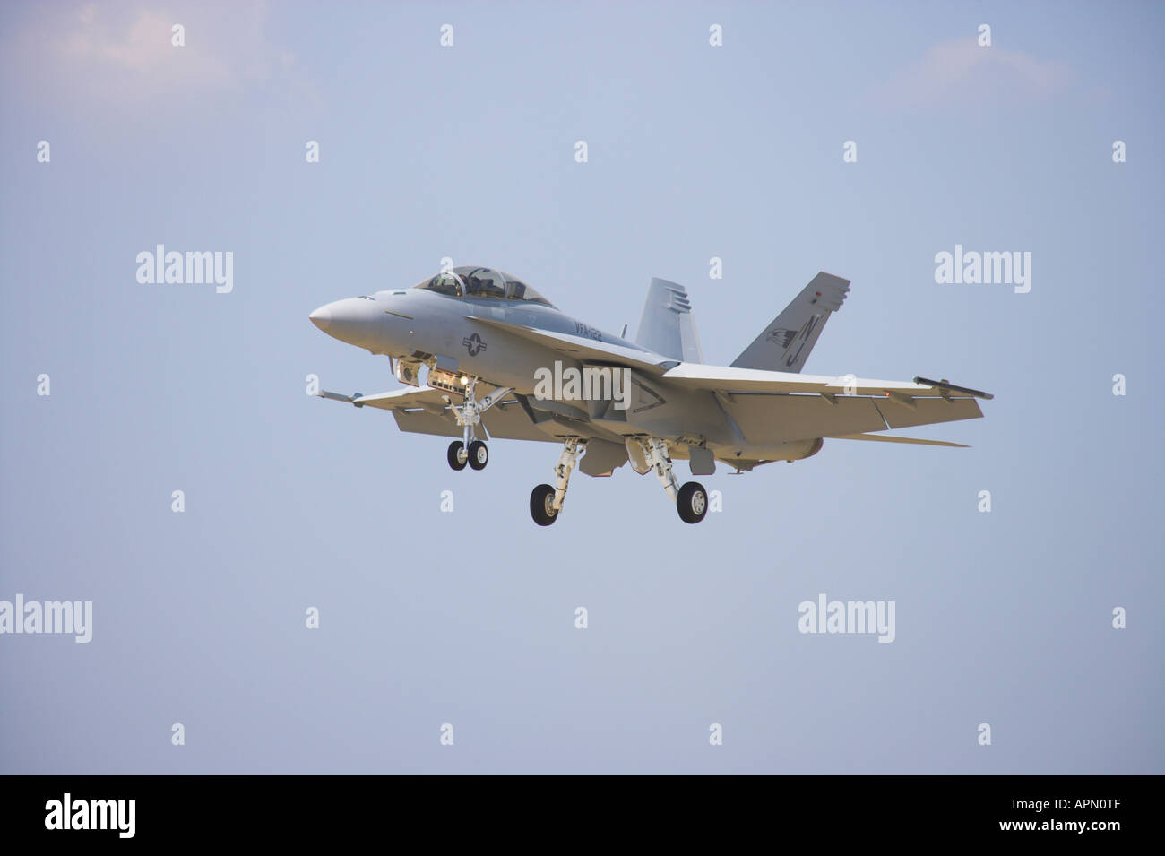 "Super Hornet" F18 F coming in to land at Farnborough 2006 Stock Photo ...