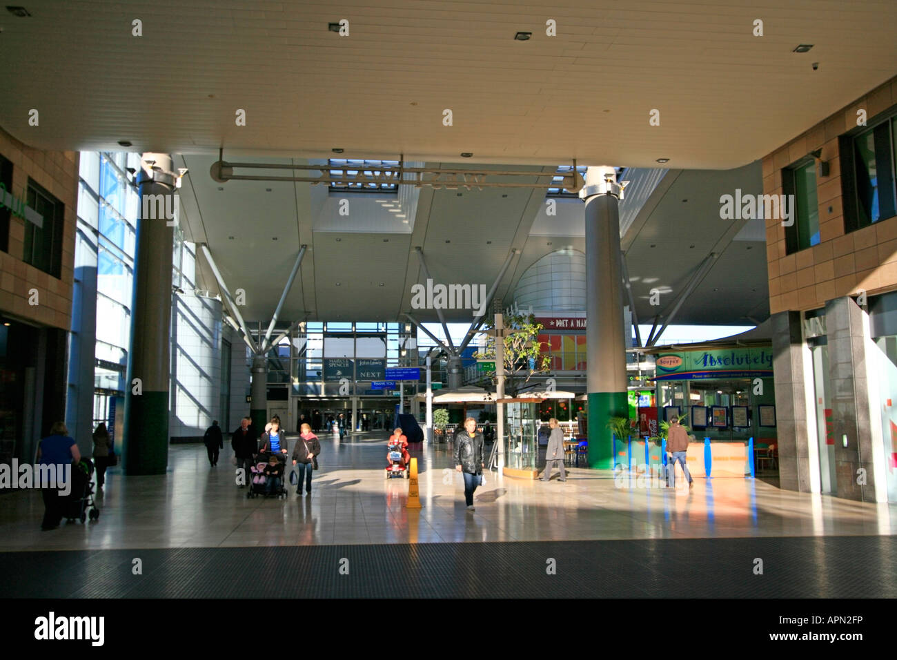 midsummer place shopping mall Milton Keynes town centre Buckinghamshire ...