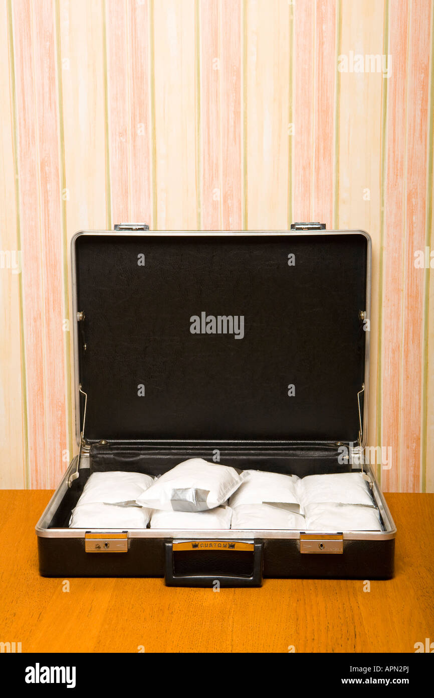 Cocaine packages in a briefcase Stock Photo - Alamy