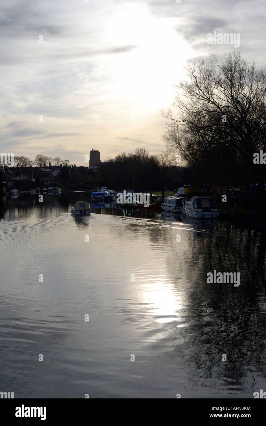 BOATS ON RIVER WAVENEY BECCLES SUFFOLK Stock Photo - Alamy